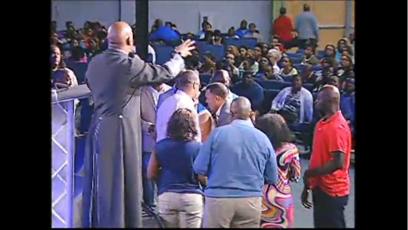 Big Pimpin At World Overcomers ‘Christian Church’ [‘Pastor’ Andy ...